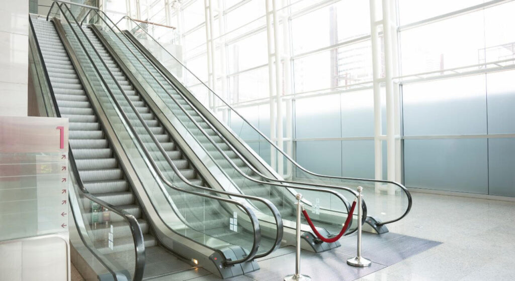 La normativa italiana (ed europea) sulle scale mobili - SMI S.r.l.